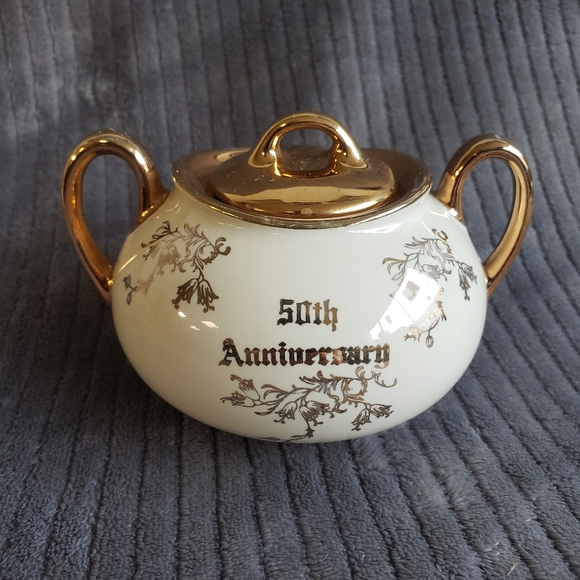 pearl China co | Accents | Vintage Pearl China Co Beige 22kt Gold Small ...